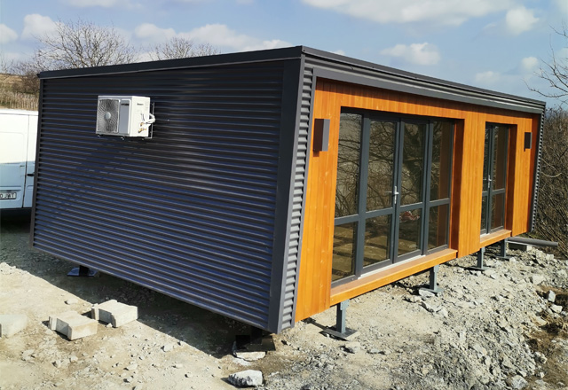 Case modulare, Hale metalice,Scari interioare